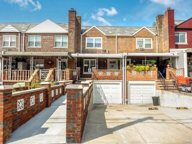 Th St, Middle Village, Home For Sale