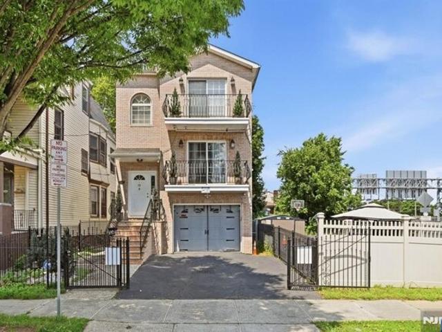 Th St, Newark, Home For Sale