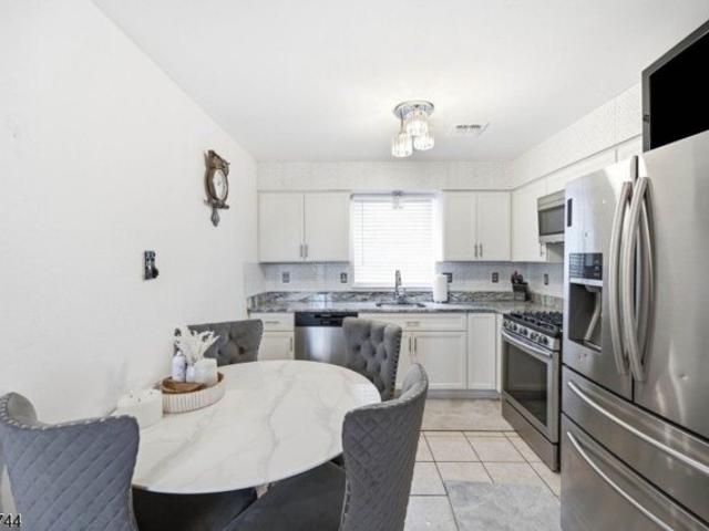 Th St, Newark, Home For Sale