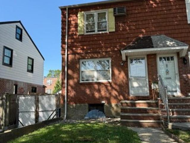 Th St, Oakland Gardens, Home For Sale