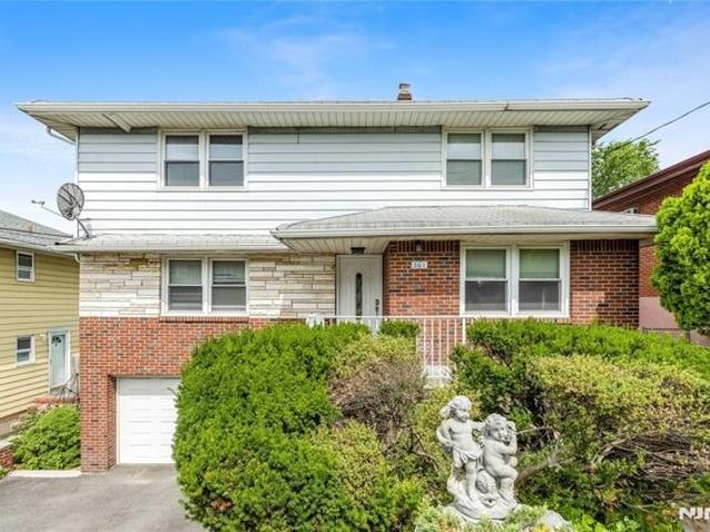 Th St, Palisades Park, Home For Sale