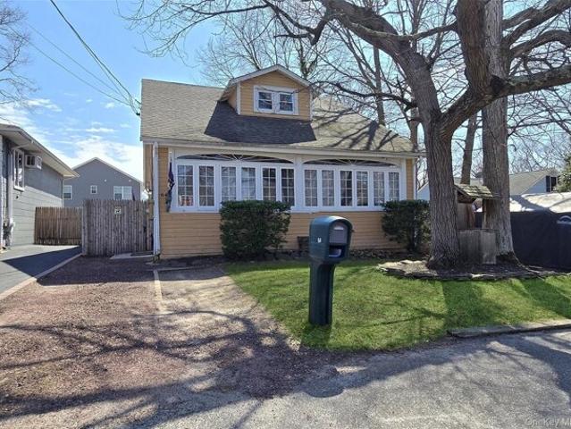 Th St, Ronkonkoma, Home For Sale