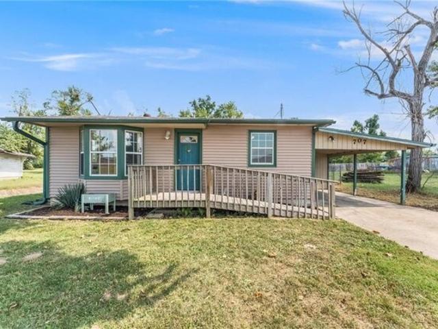 Th St, Rogers, Home For Sale