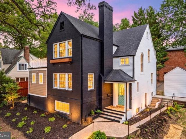 Th St S, Arlington, Home For Sale