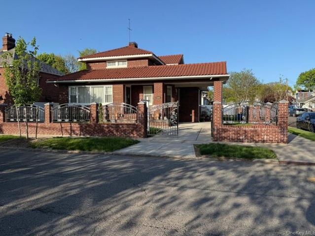 Th St, Saint Albans, Home For Sale
