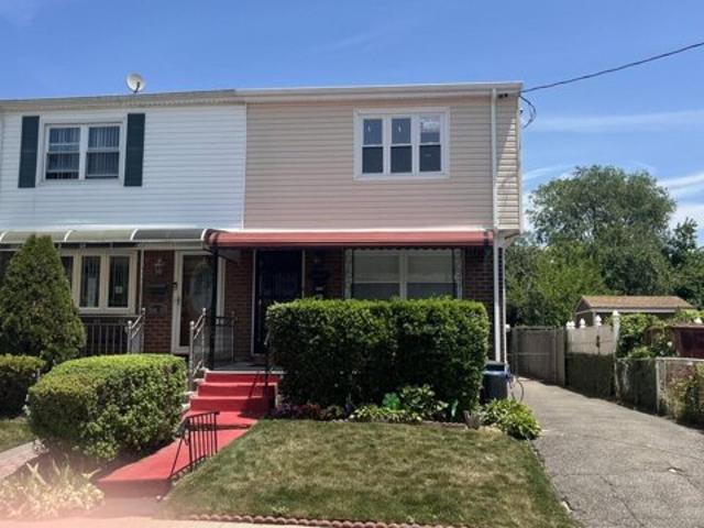 Th St, Saint Albans, Home For Sale