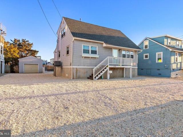 Th St, Ship Bottom, Home For Sale