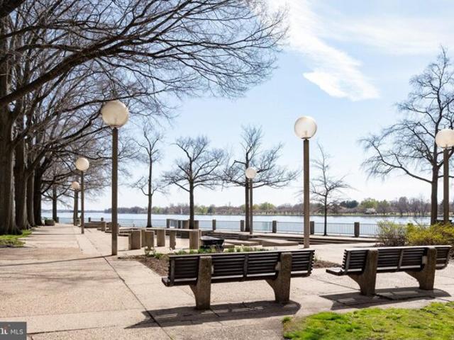 Th St Sw Unit Th, Washington, Condo For Sale