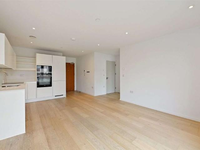 Thoughtfully curated throughout, this exceptional apartment exudes modern elegance and an effortless sense of openness, creating an inviting atmosphere from the very first impression