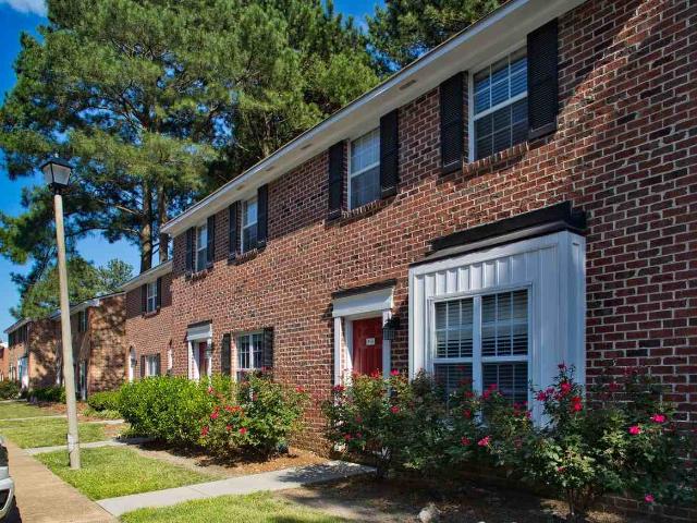 Thousand Oaks Apartments & Townhomes 2 Bedroom Apartment for Rent at 1020 Thousand Oaks Dr, Virginia Beach, VA 23454 Northeast Virginia Beach