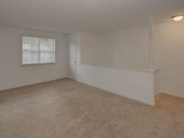 Thousand Oaks Apartments & Townhomes 2 Bedroom Apartment for Rent at 1020 Thousand Oaks Dr, Virginia Beach, VA 23454 Northeast Virginia Beach