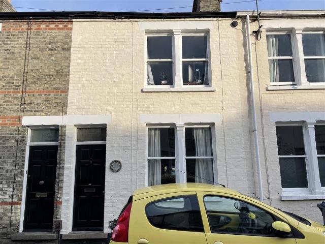 Thoday Street, Cambridge CB1 5 bed terraced house to rent £3,500 pcm £808 pw