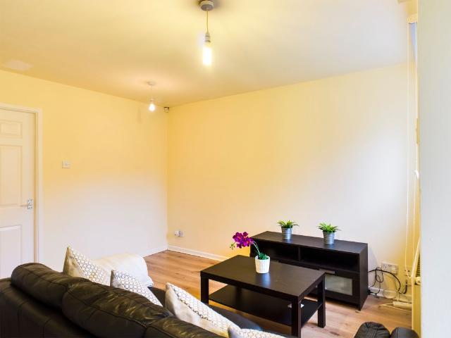 Thomas Court, Salford M6, 1 bed terraced house to rent, £888 pppm | PrimeLocation