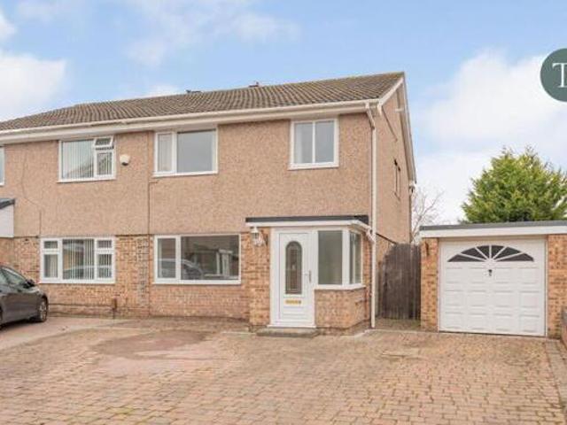 Thomas Close, Whitby, 3 Bedroom Semi detached