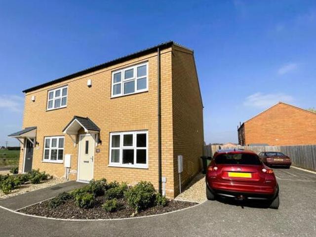Thomas Aveling Close, 2 Bedroom Semi detached
