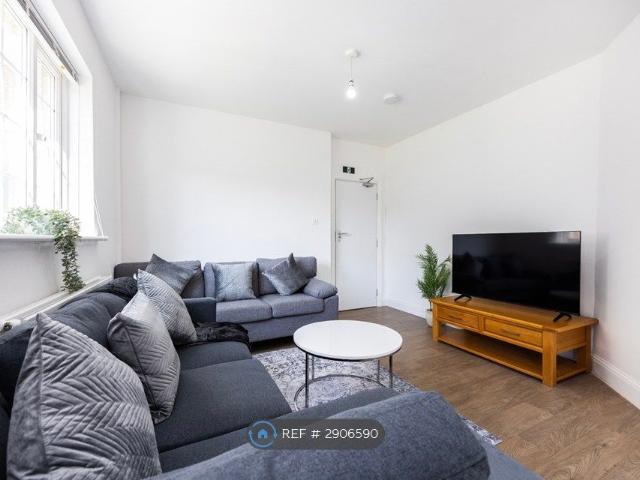 Thomas Bata Avenue, Tilbury RM18, 6 bed semi detached house to rent, £7,500 pcm | PrimeLocation