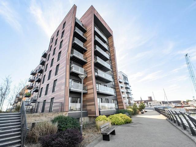 Thomas Blake Avenue, Hampshire SO14 2 bed flat to rent £2,195 pcm £507 pw