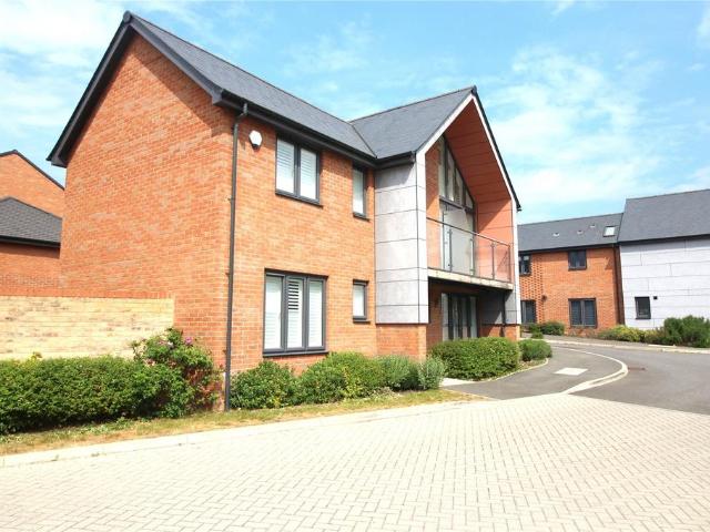 Thomas Drive, Castle Hill, Ebbsfleet. 4 bed detached house to rent £3,000 pcm £692 pw