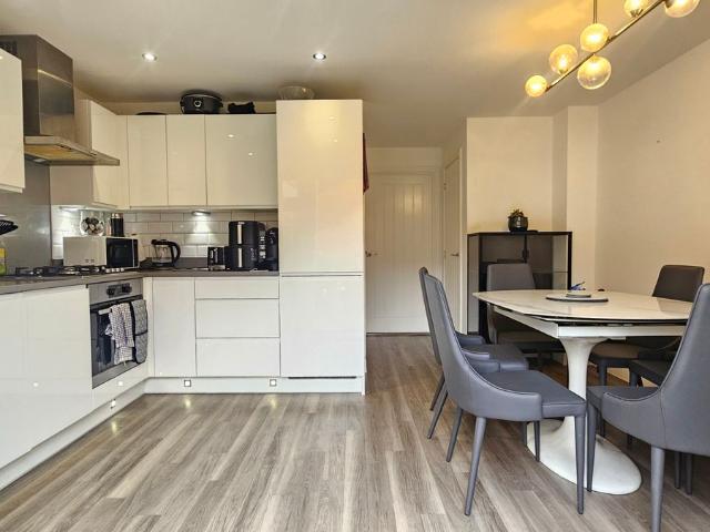 Thomas Drive, Swanscombe DA10, 3 bed property to rent, £2,400 pcm | PrimeLocation