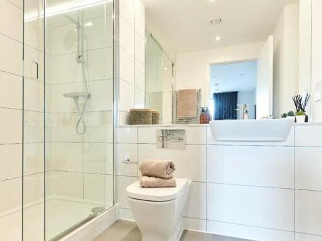 Thomas Layton Way, London, 2 Bedroom Flat