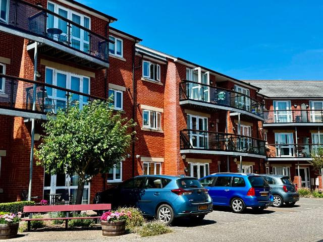 Thomas More Court, Priory Avenue, Taunton TA1, 2 bed flat to rent, £1,295 pcm | PrimeLocation