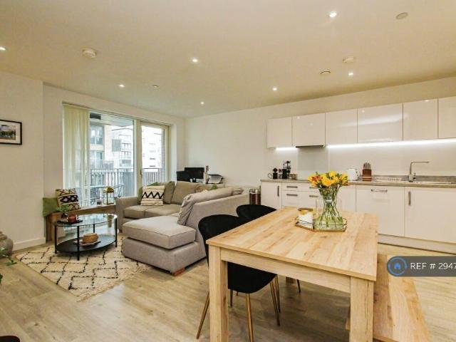 Thomas Road, London, E14 1 bed flat to rent £2,150 pcm £496 pw
