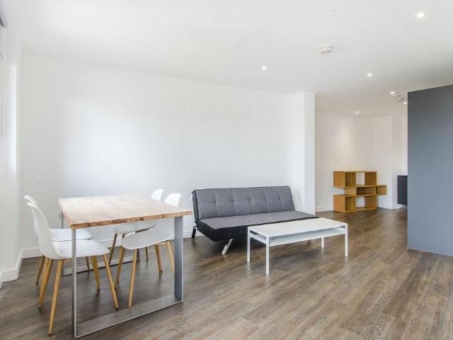 Thomas York House, Woolwich, London. 1 bed flat to rent £1,850 pcm £427 pw