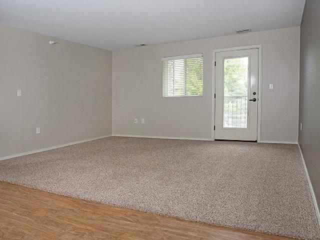Thomasbrook 2 Bedroom Apartment for Rent at 5900 Roose St, Lincoln, NE 68506