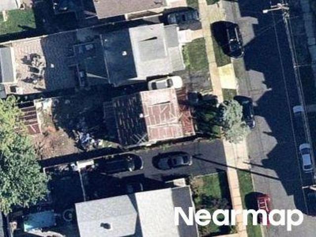 Thompson Ave