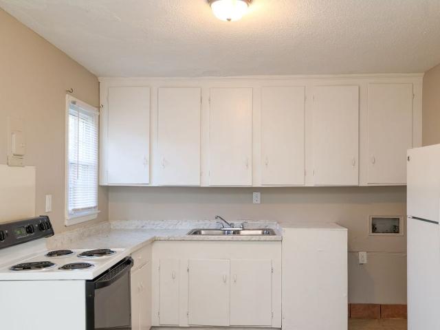 Thompson Place Townhomes 1 Bedroom Apartment for Rent at 322 Clarence St, Charlotte, NC 28216 Thomasboro Hoskins