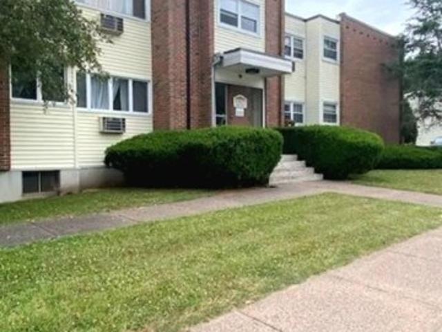 Thompson Rd Apt A, Manchester, Condo For Sale