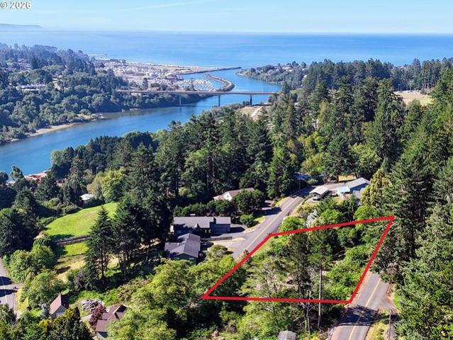Thompson Rd, Brookings, OR 97415