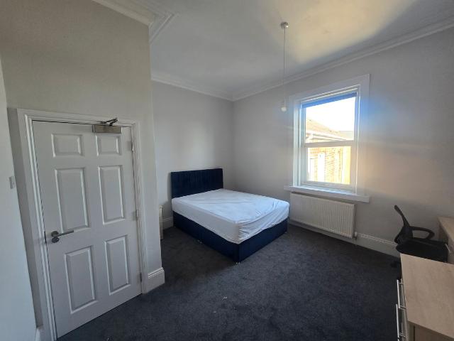 Thompson Road, Sunderland SR5, Room to rent, £675 pcm | PrimeLocation