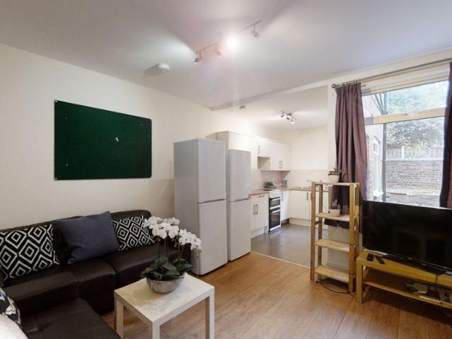 Thompson Road, Sheffield, S11