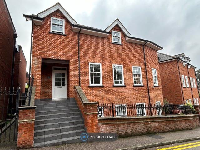 Thompsons Close, Harpenden AL5, 3 bed flat to rent, £2,750 pcm | PrimeLocation