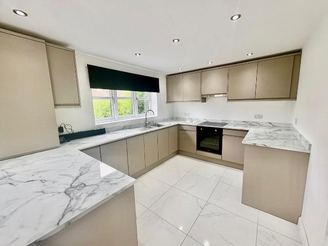 Thorold Close, Nottingham NG11, 3 bed property to rent, £1,200 pcm | PrimeLocation