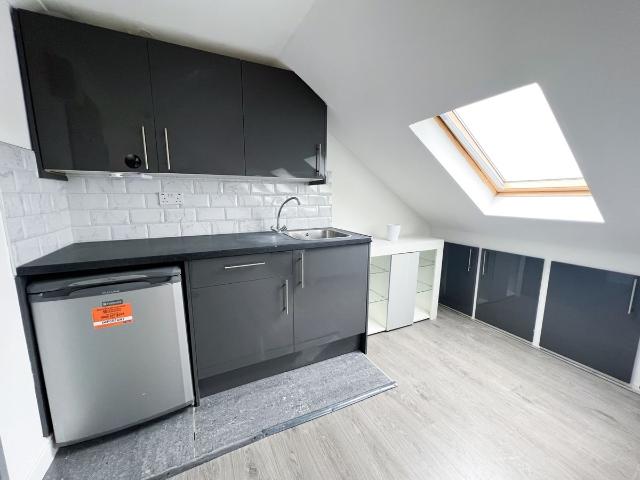 Thorold Road, Ilford IG1, Studio to rent, £1,050 pcm | PrimeLocation