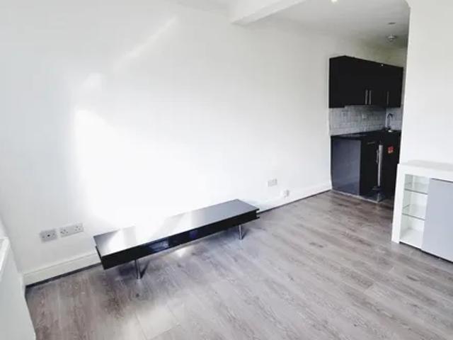 Thorold Road, London, IG1 4HE, United Kingdom | Room for rent #139270277 | Rentberry