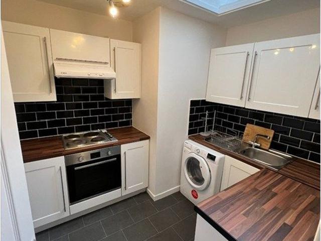 Thorn Brae, Johnstone PA5, 2 bed flat to rent, £800 pcm | PrimeLocation