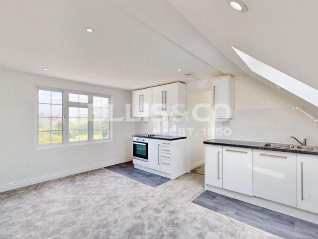 Thorn Close, Northolt, UB5 1 bed apartment to rent £1,395 pcm £322 pw