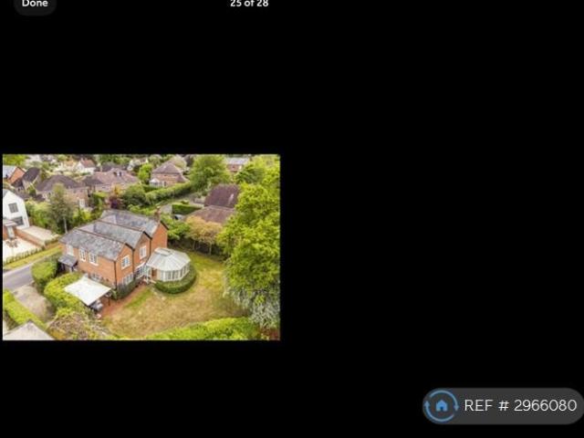 Thorn Road, Farnham, GU10 5 bed detached house to rent £3,750 pcm £865 pw