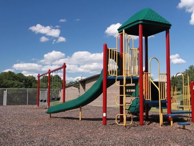 Thorn Run Apartments 3 Bedroom Apartment for Rent at 1300 Lee Drive, Carnot Moon, PA 15108 Coraopolis