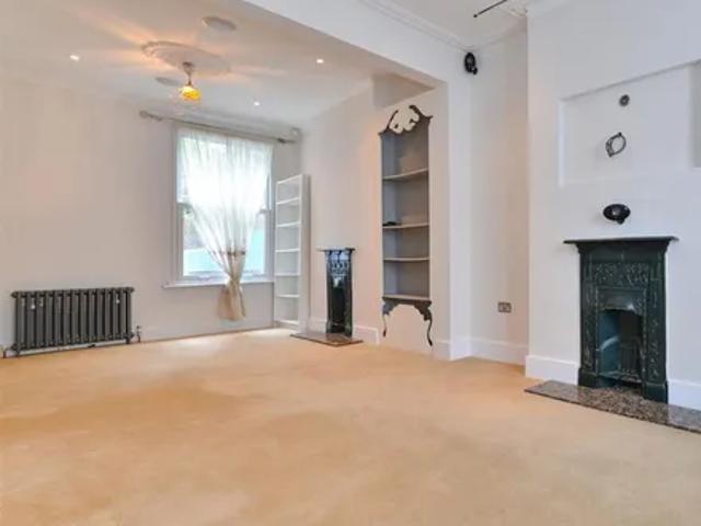 Thornbury Road, London, SW2 4JQ, United Kingdom | 2 bed townhouse for rent #167884583 | Rentberry