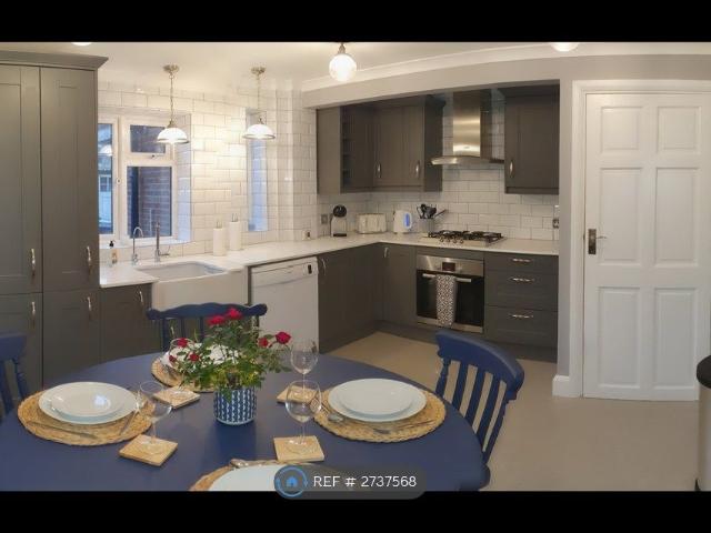 Thornbridge Road, Iver Heath SL0, 2 bed maisonette to rent, £2,490 pcm | PrimeLocation