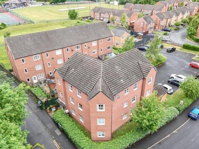 Thorncroft Avenue, Tyldesley, 2 Bedroom Flat