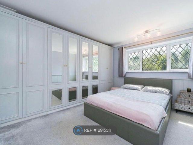 Thorney Mill Road, Iver SL0, 3 bed semi detached house to rent, £1,000 pcm | PrimeLocation