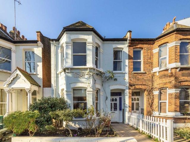 Thorney Hedge Road, London W4 4 bed house to rent £5,000 pcm £1,154 pw