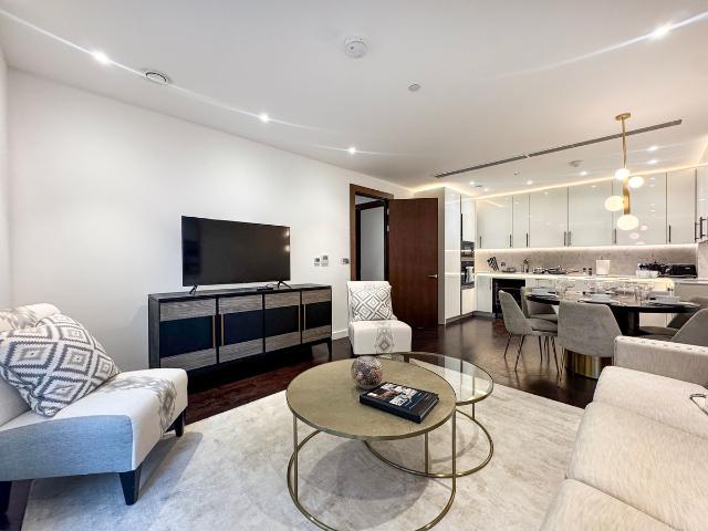 Thorne House, Charles Clowes Walk, London SW11, 3 bed flat to rent, £7,215 pcm | PrimeLocation