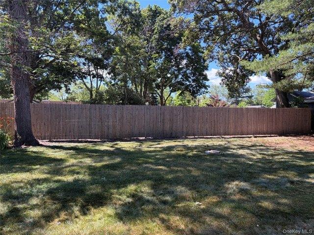 Thorne St, Ronkonkoma, NY 11779