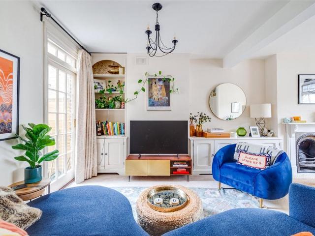 Thorne Street, London, SW13 2 bed terraced house to rent £3,200 pcm £738 pw